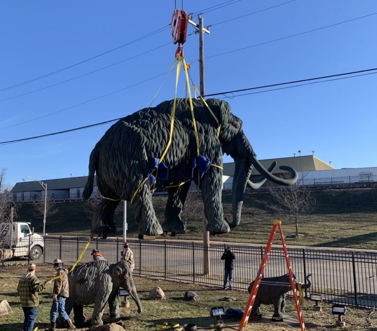 Cincinnati sentries prepare for mammoth move - Cincinnati Museum Center