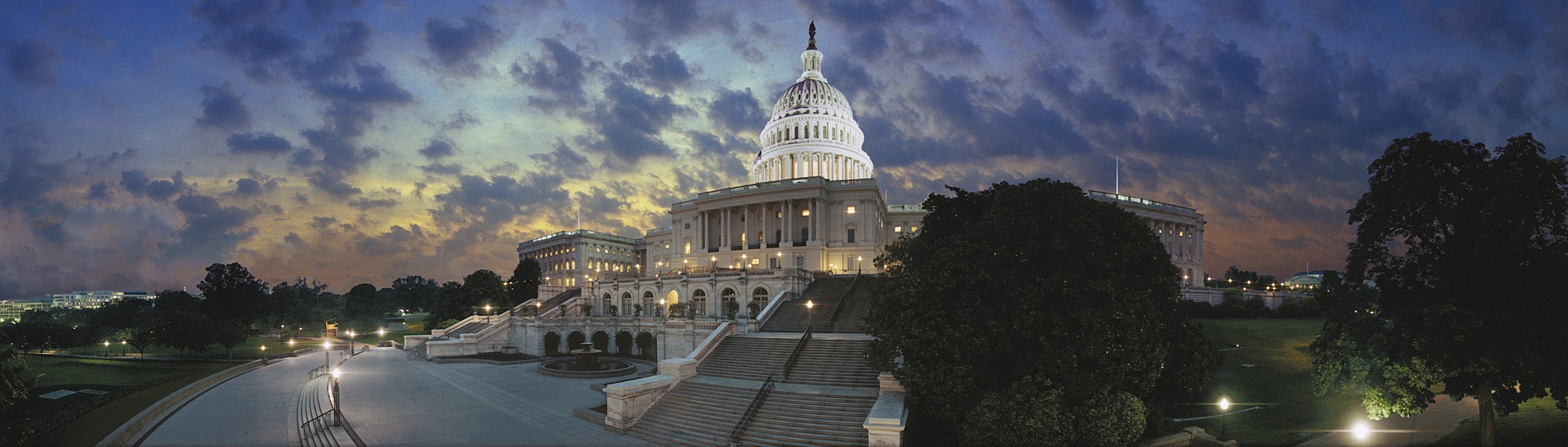 Sweeping panoramic photos find country's democratic values in civic ...